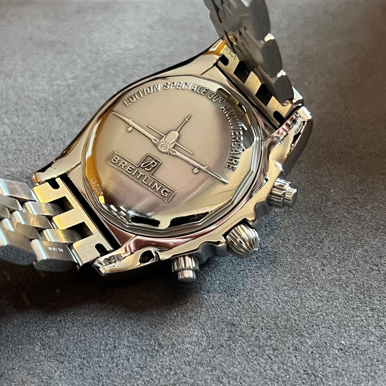 Breitling Chronomat 44 Airborne 30 Th Anniversary AB01154G