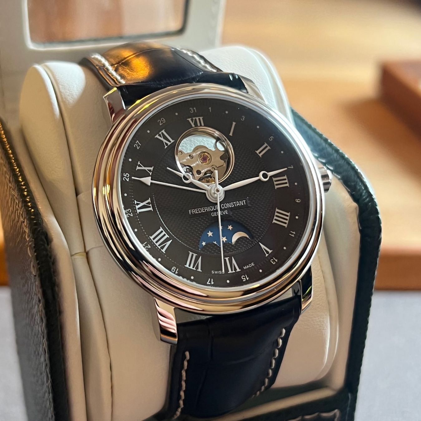 Frédérique Constant Heart Beat Moonphase FC-335MCNW4P26