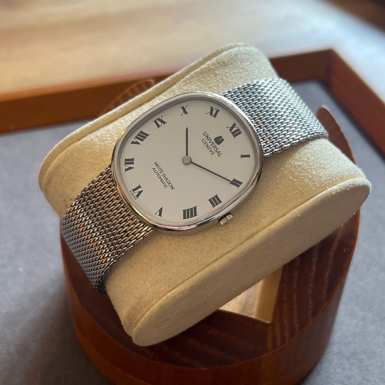 Universal Genève White Shadow Ellipse Automatic 866104