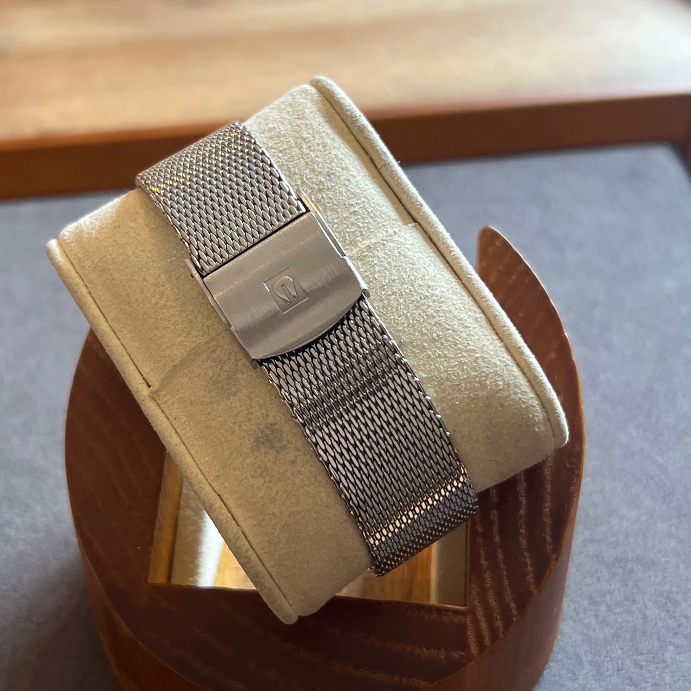 Universal Genève White Shadow Ellipse Automatic 866104